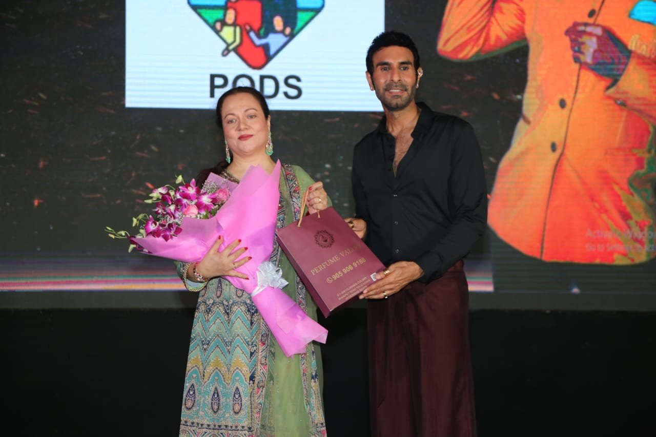Mandakini Inaugurates Sandip Soparrkar's India Dance Week Season 7 ...