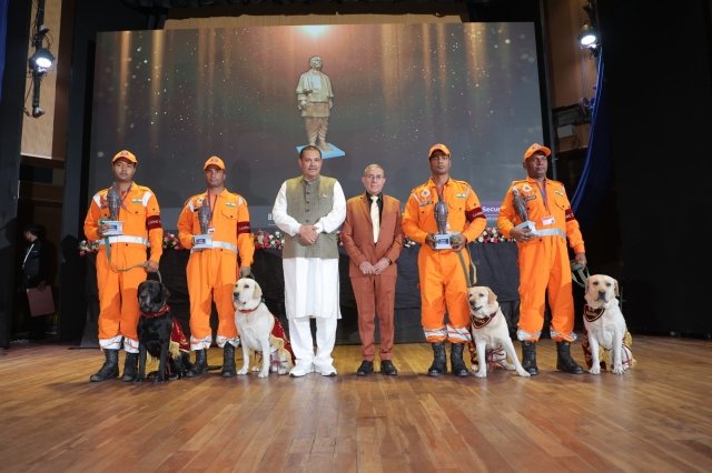 Former President SH. RAM NATH KOVIND felicitated Gallant Warriors Award ...