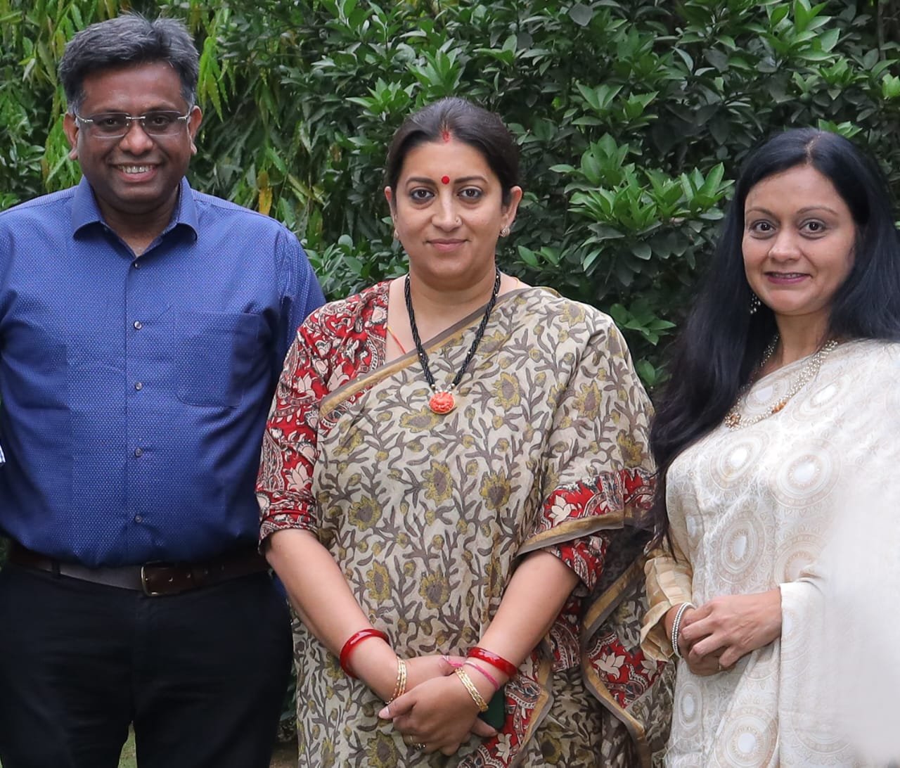 Smt. Smriti Irani Flags-off Rang De Neela Rural Outreach Program 2023 ...