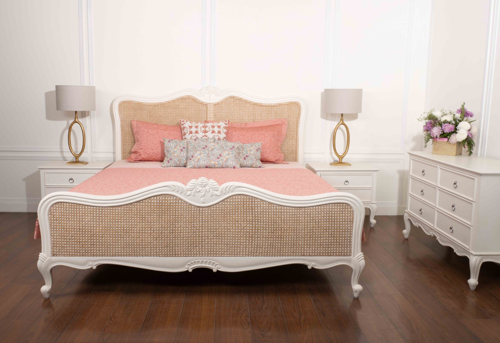 Living Spaces – Retropoplifestyle