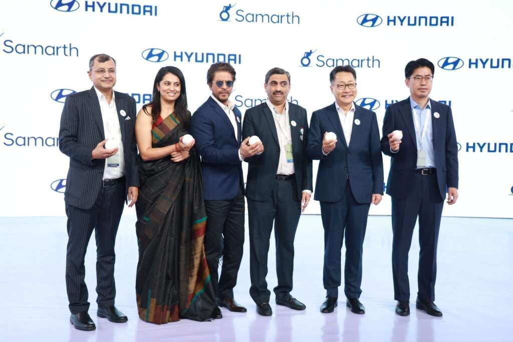 Shah Rukh Khan unveils "Samarth"-an initiative by Hyundai ...