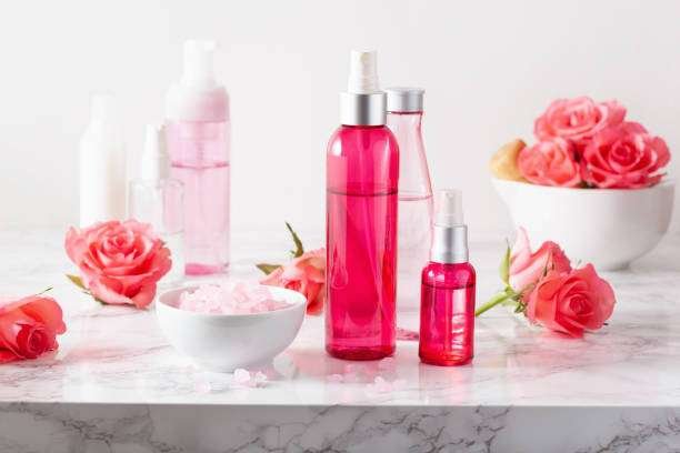 The Beauty Benefits of Rose Water - Retropoplifestyle