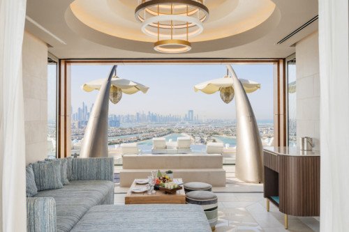 Dubai’s Newest Sky Pool, Cloud 22 At Atlantis The Royal Opens for ...